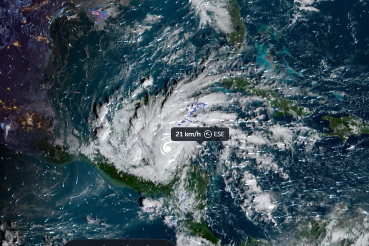 Lisa ya es huracán, tocará tierra hoy miércoles 2 de noviembre