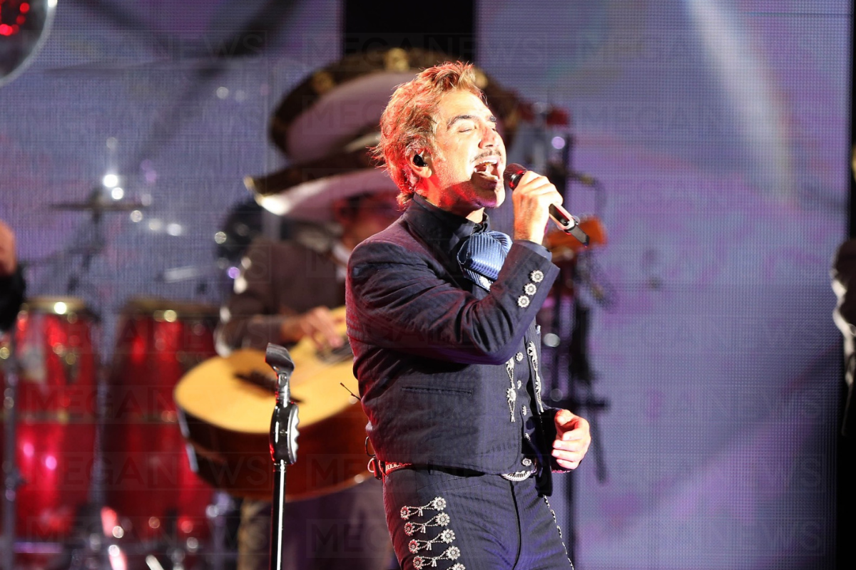 Concierto de Alejandro Fernández en la Riviera Maya, lleno de sorpresas