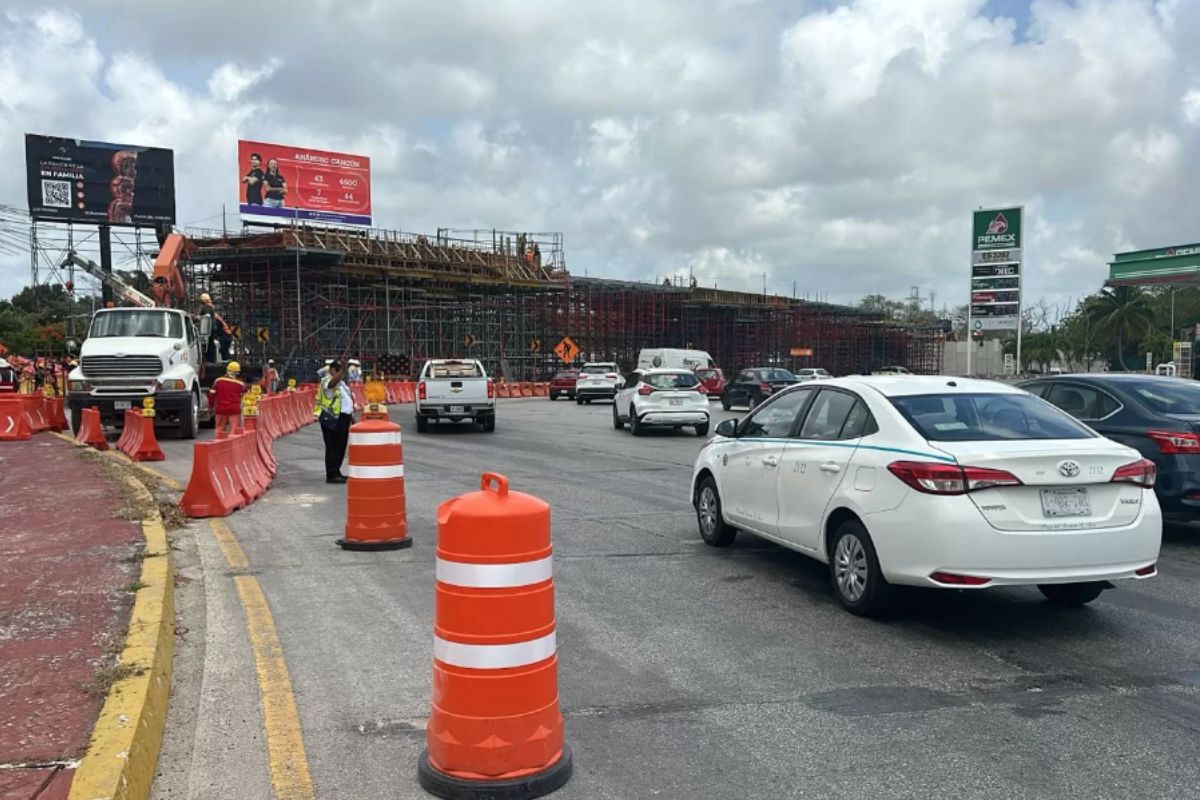 Continúan cierres viales en Cancún por trabajos en obras públicas
