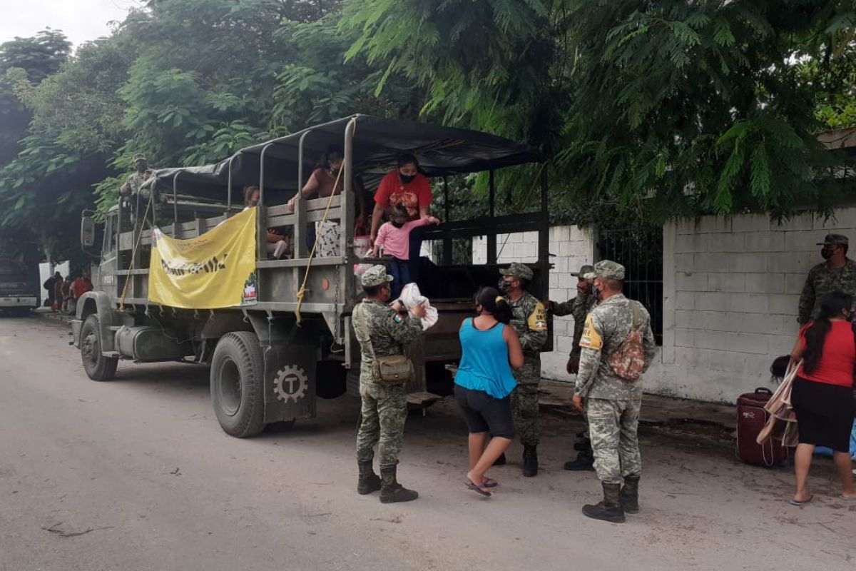 Realizan plan de evacuación en zonas de Quintana Roo ante Beryl